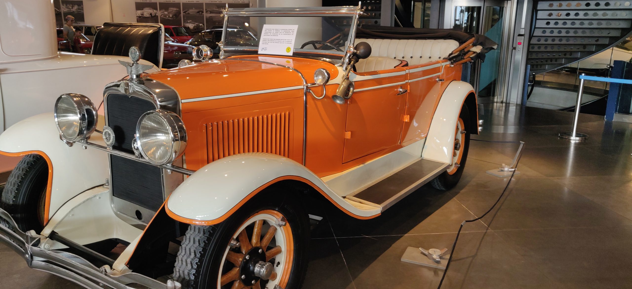 vanha auto - Design Tape Oy